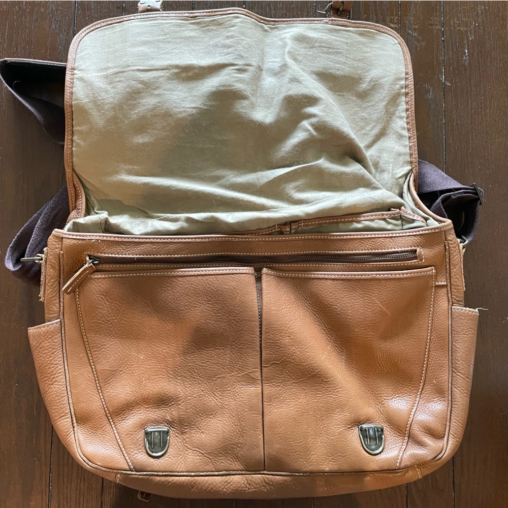 L.L. Bean Large Leather Messenger Bag - Gem